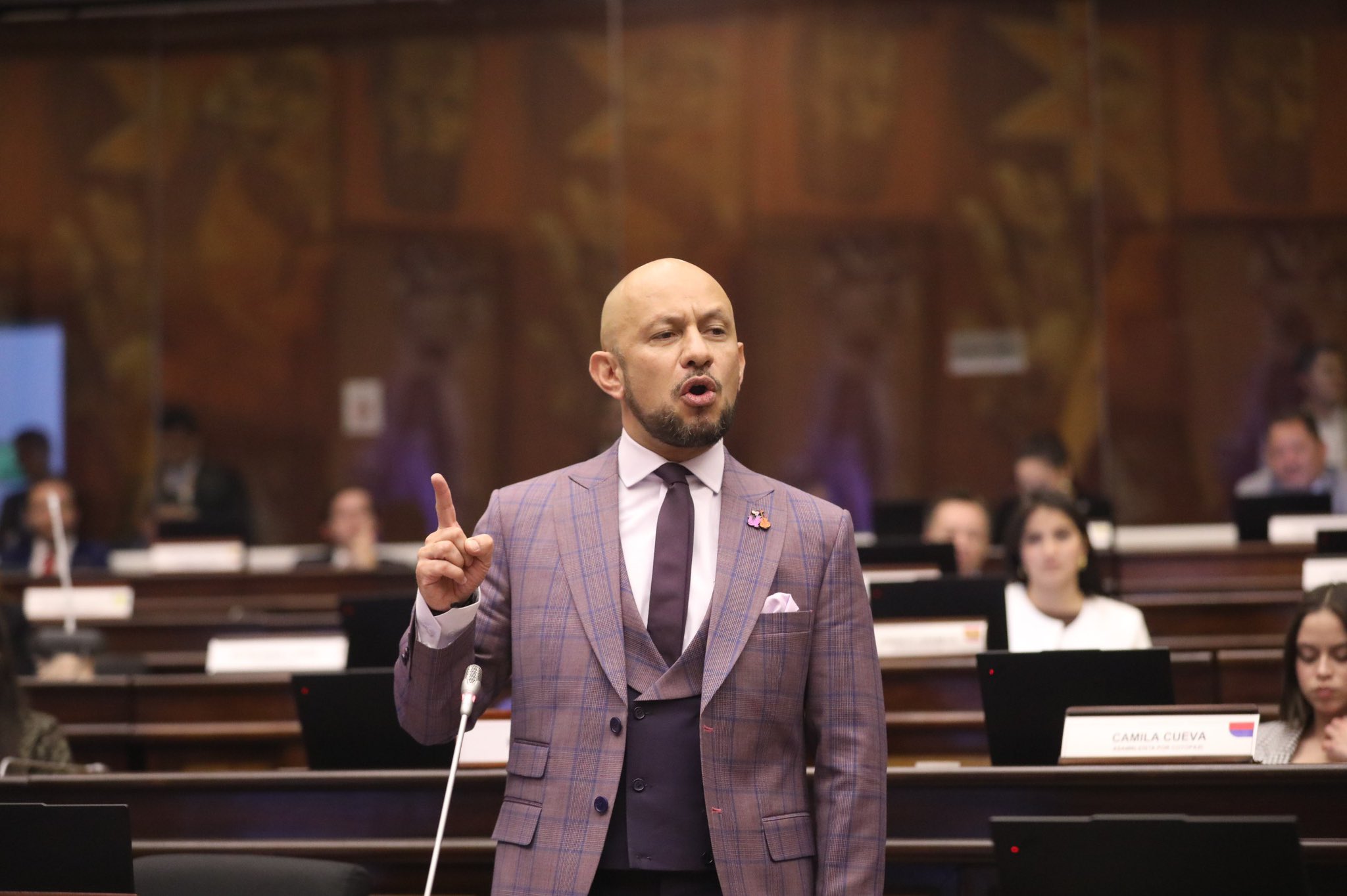 Andrés Castillo arremete contra el correísmo en debate sobre reforma al ...